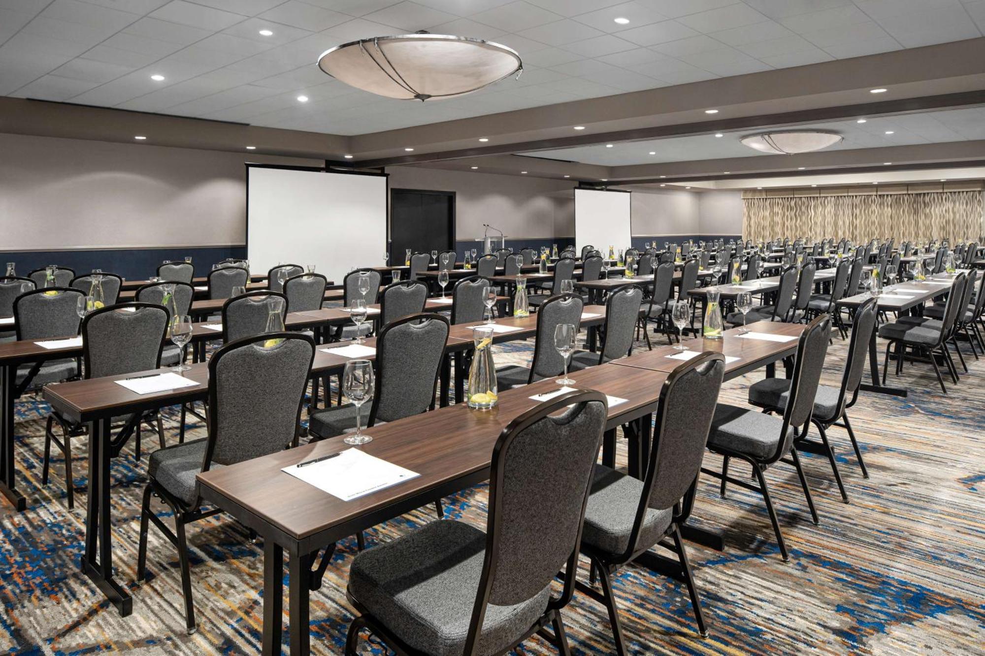 THE ALLOY, A DOUBLETREE BY HILTON - VALLEY FORGE KING OF PRUSSIA | LOW ...